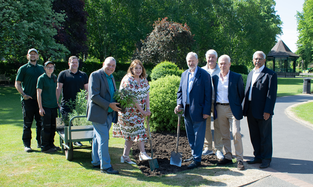Caldecott Park planting celebrates the platinum anniversary of the ...